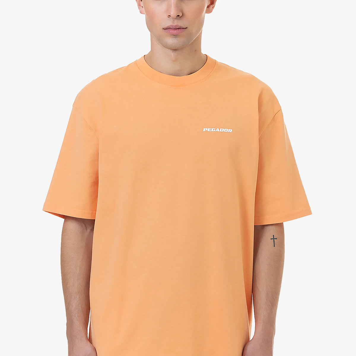 Logo Oversized Tee Washed Apricot White Gum – PEGADOR®