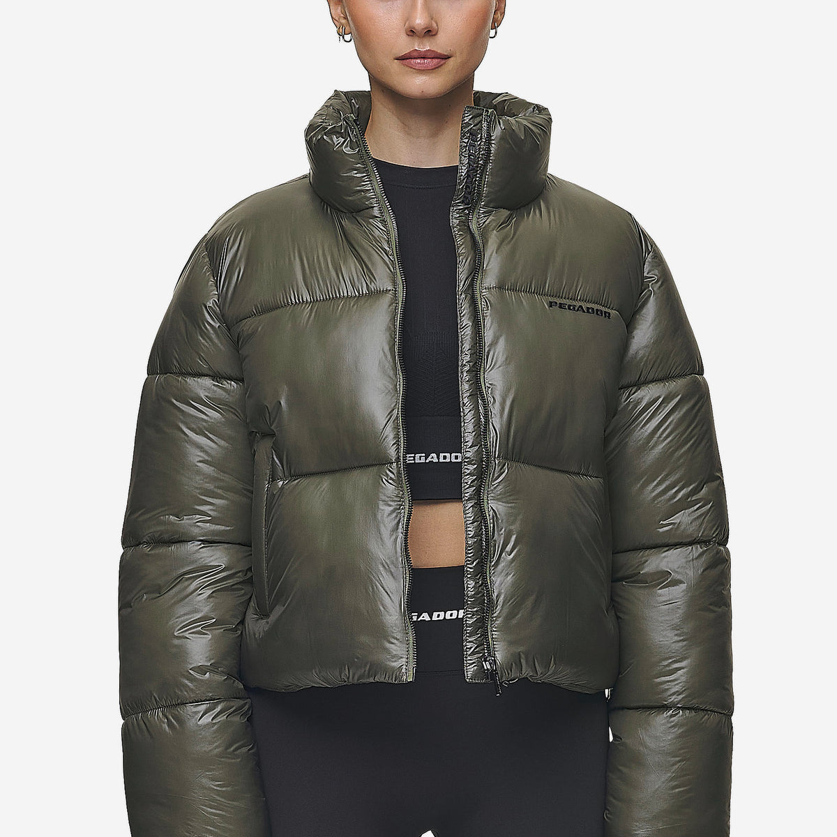 Georgia Light Glossy Puffer Jacket Mud Olive – PEGADOR®